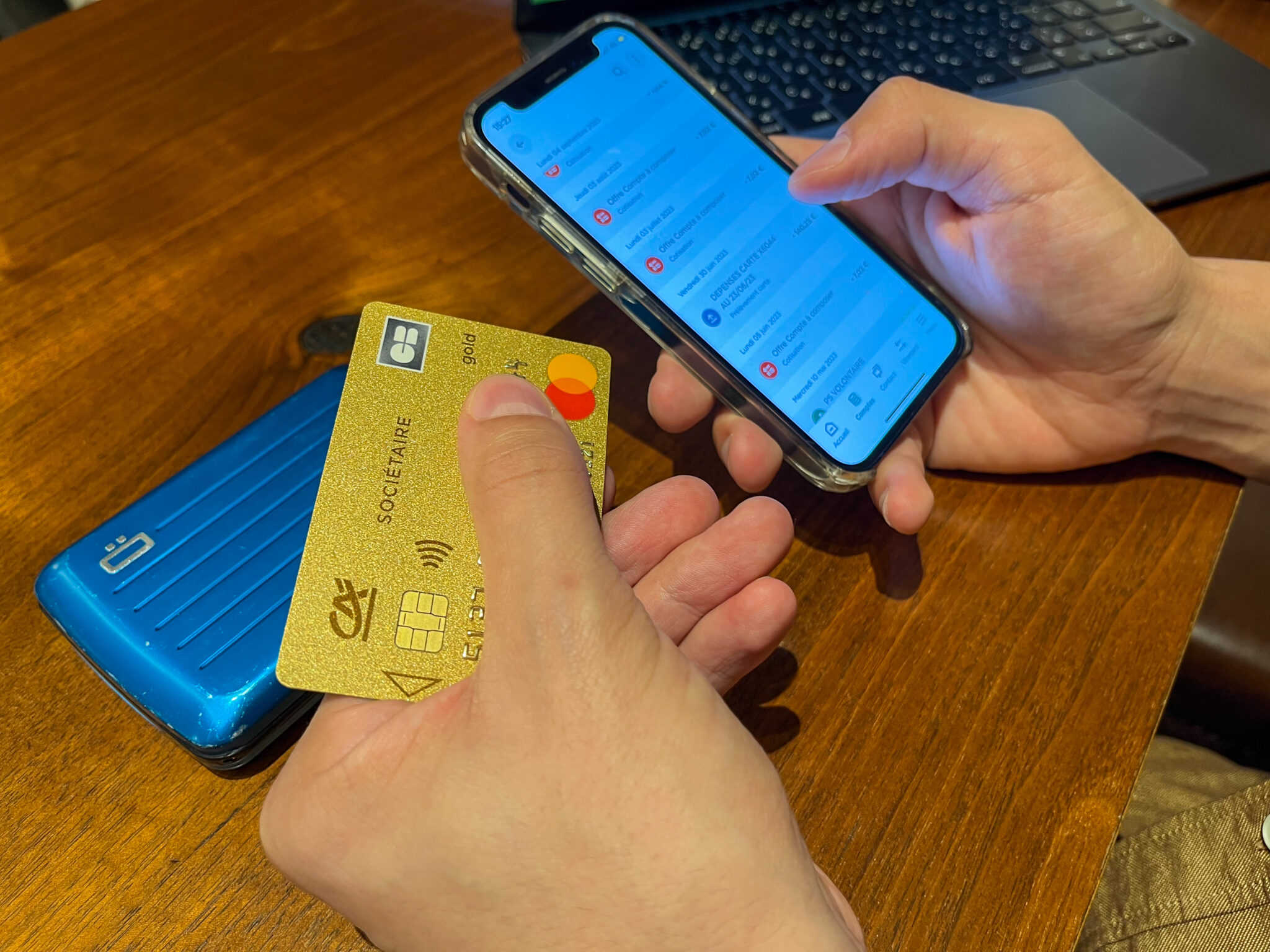 8 Useful Phrases at the Bank in French