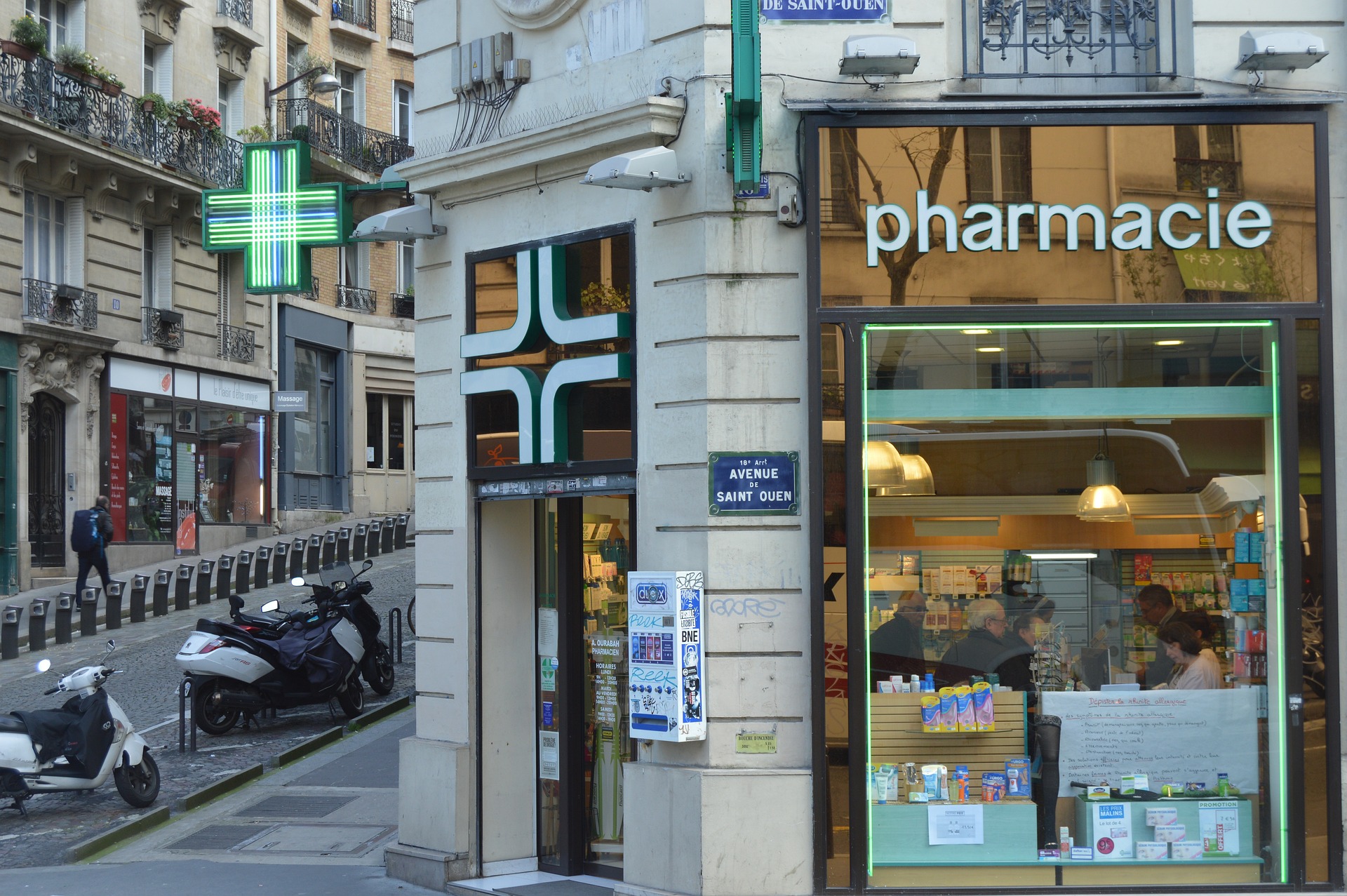 Pharmacies in France: Everything You Can Buy